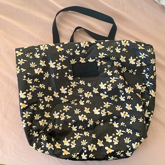 Salt Gypsy | Bags | Salt Gypsy X Aloha Daisy Tote Bag With Zipper ...